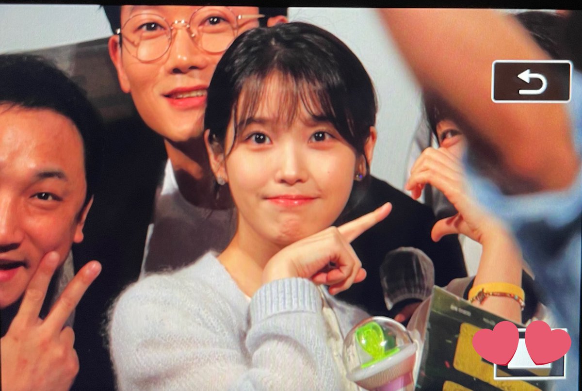daph 💌 on Twitter: "IU at Dream’s stage greetings today 💙 my prettiest girl!"