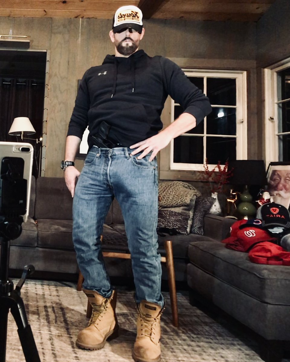 Redneck Bulge on Twitter: "Man. #redneckbulge"