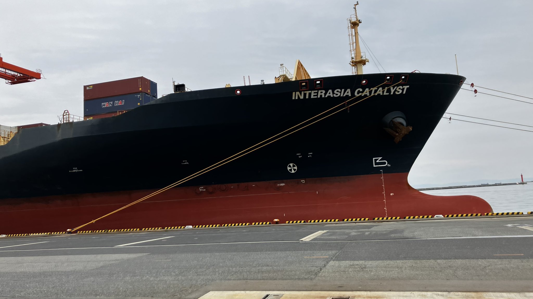 y.kitahara on Twitter: "INTERASIA CATALYST 六甲アイランドC4荷役中 https://t.co/aT5HVtAjW8" / Twitter