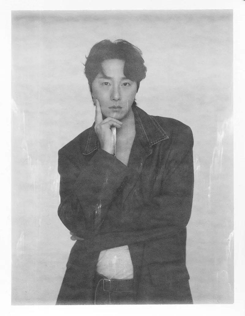 GINZA on Twitter: "映画『高速道路家族』チョン・イルにインタビュー。演技の感性を深める秘訣は「クラシカルなアートに触れること」 https://ginzamag.com ...