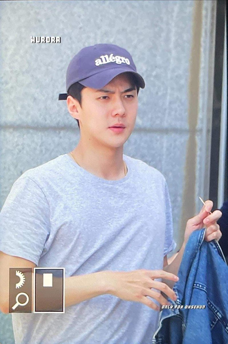 OT9_Aeri on Twitter: "Mga Tito natin katapos lang kumain sa kanto😂😂😂 Sehun na may dalang ...