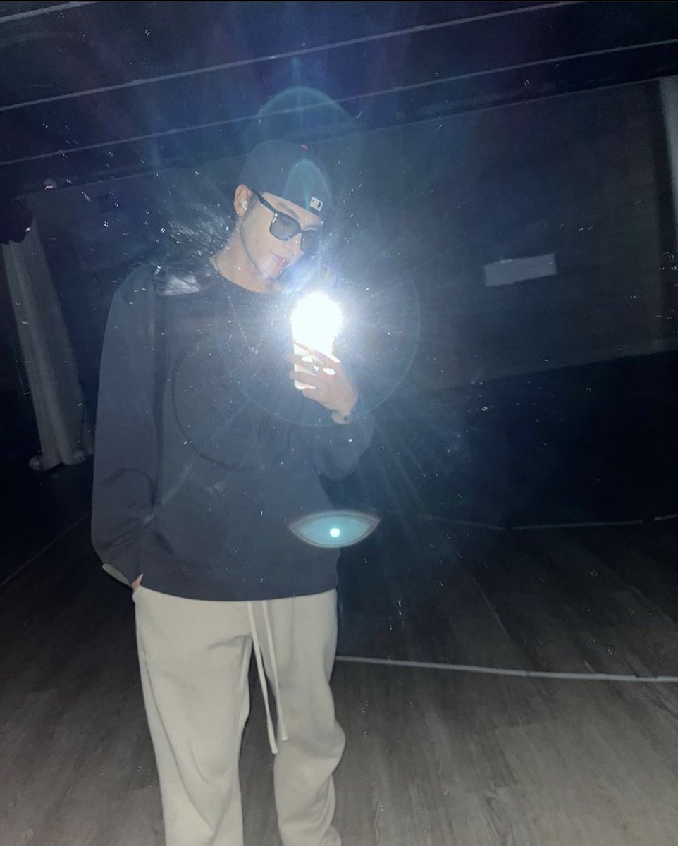 🖇📁 on Twitter: "[📸 051123] official_theboyz ig update! ERIC 😺📸 #THEBOYZ #ERIC"