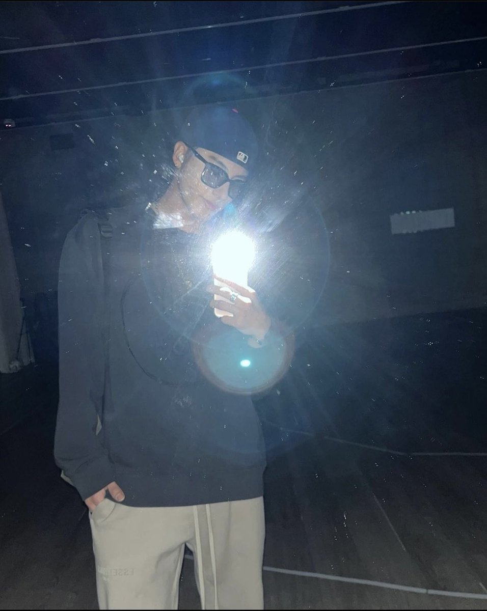 🖇📁 on Twitter: "[📸 051123] official_theboyz ig update! ERIC 😺📸 #THEBOYZ #ERIC"