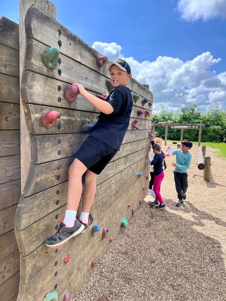 Forest Prep School on Twitter: "Group 2 navigating the obstacle course 👊🏻"