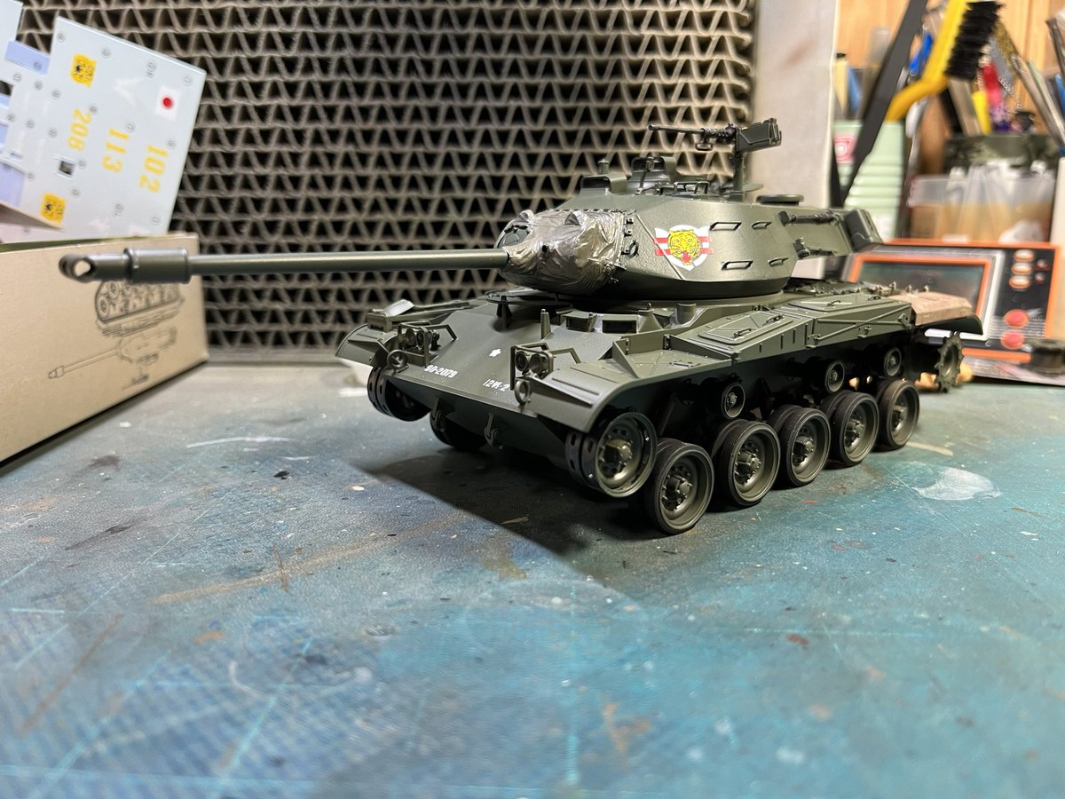 シングルファーザーの模型部屋のはずなのに on Twitter: "M41は、幼き頃に見た12戦車大隊にしました。錆びつかせたマフラーに、退色したオリーブドラブ（ホワイトを混色したもの）を ...