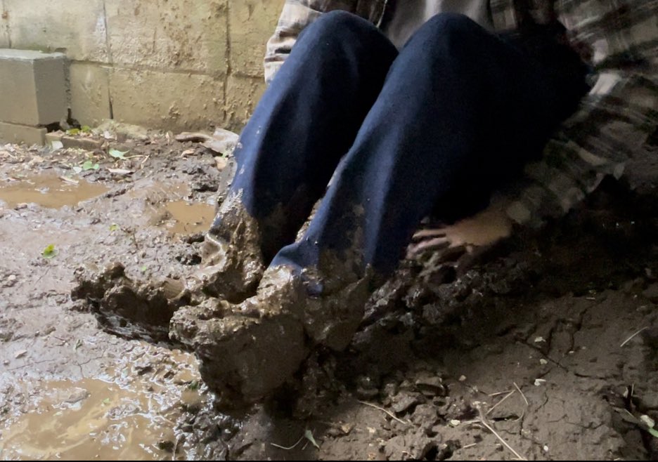 muddy water on Twitter: "RT @doronurehadashi: デニムとお気に入りだった服着て泥んこ遊びしました！！ wam用で使い回せればと買ったGUのデニム ...