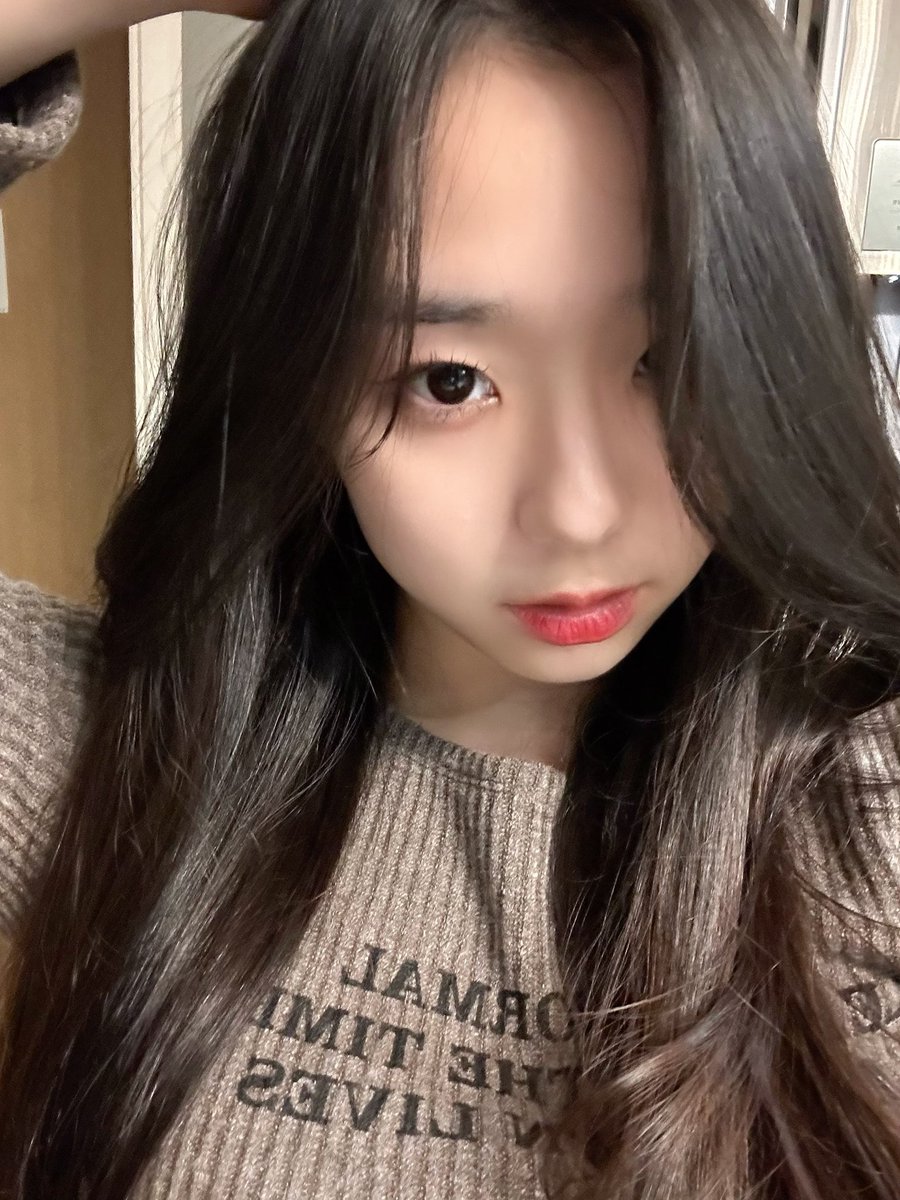 Chaeyeon Pics💙 On Twitter She Looks So Fine Damn