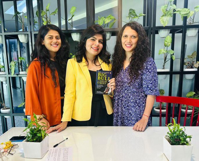 Anshika Awasthi on Twitter: "Guess who visited the office today? My favourite @apri_sharma who ...