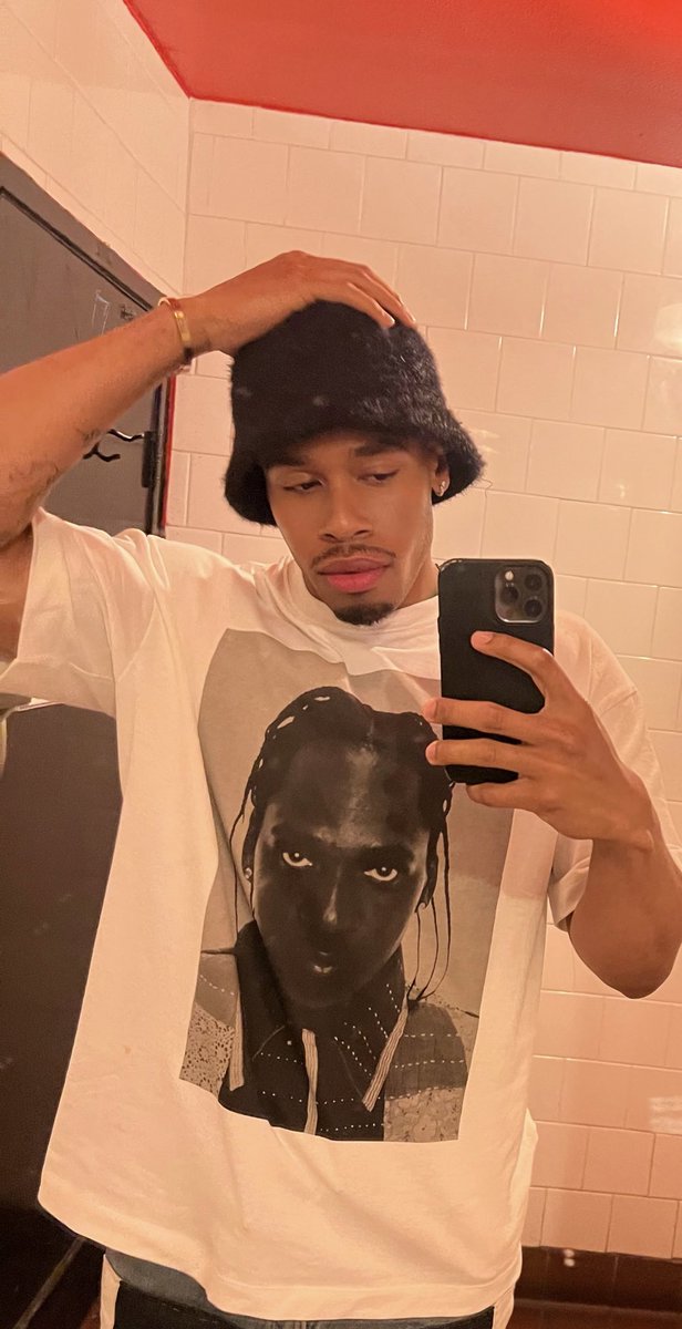 Zay. on Twitter: "🔪"