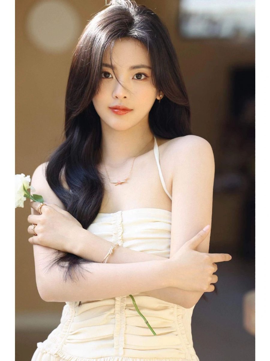 chaoyue pics on Twitter: "230511 xiaohongshu update #杨超越 #YangChaoyue"