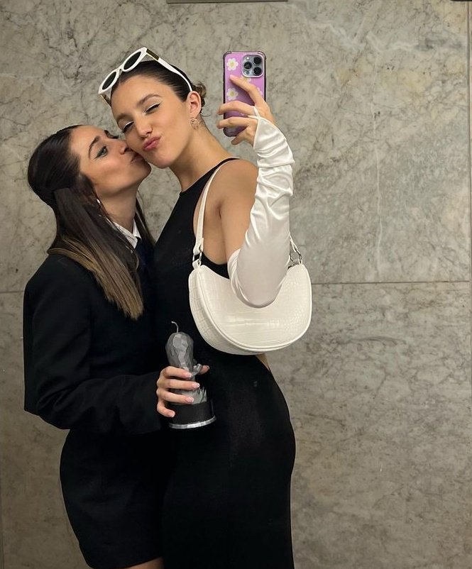 sofía on Twitter: "simplemente ellas."