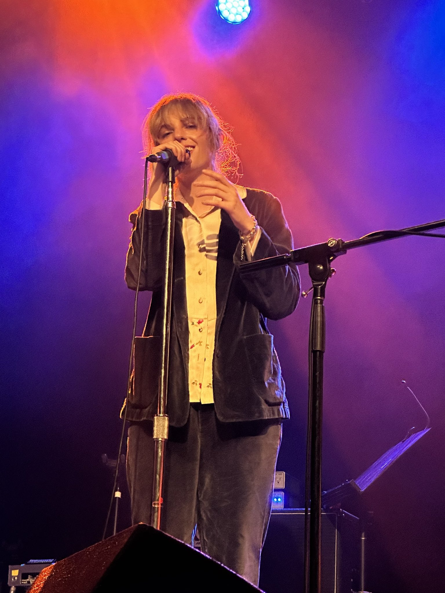 daily maya hawke on Twitter: "maya tonight in MN!! https://t.co/1hXvJYUxol" / Twitter