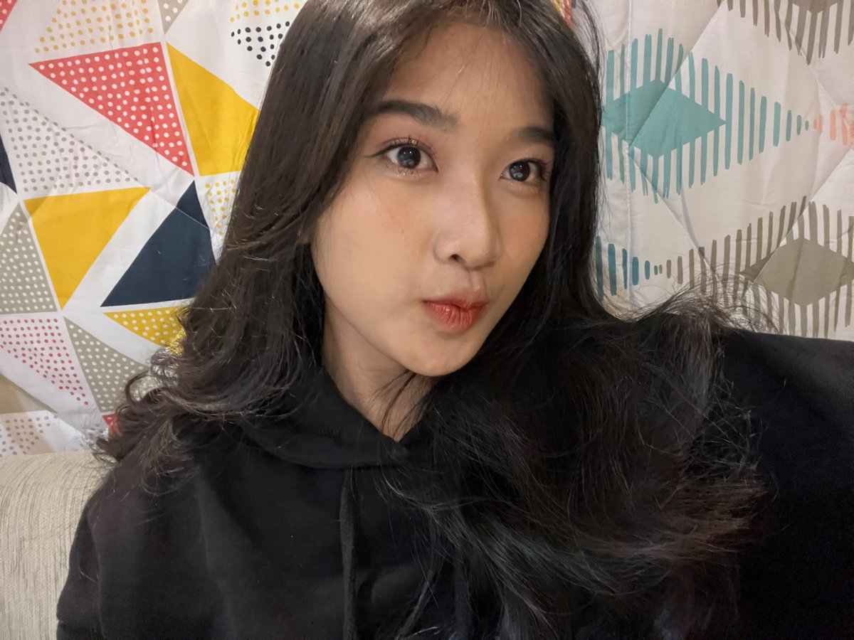 Cornelia Vanisa on Twitter: "HAH kaget banget vc udah so semua!!!! thankyou yaaa😭🫶🏻"