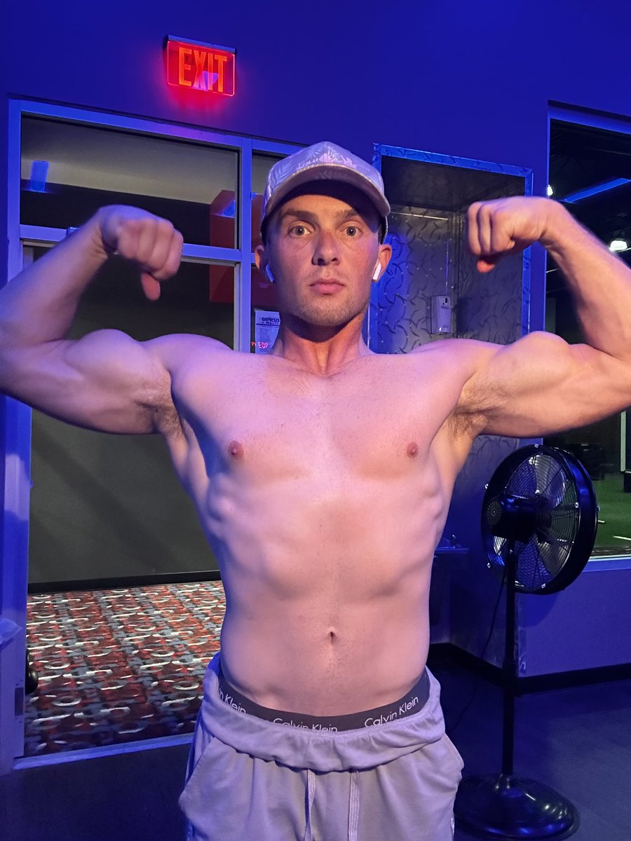 Alpha Axel on Twitter: "Twin peaks 😏"