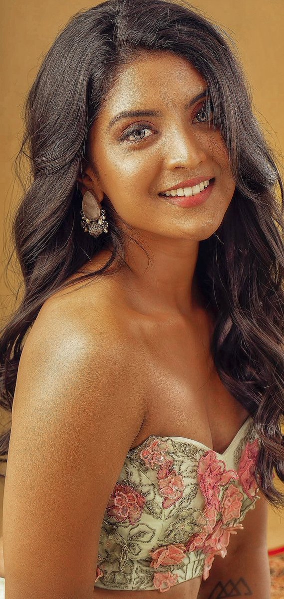 THANOS🫰🏿 on Twitter: "Nivedhitha"