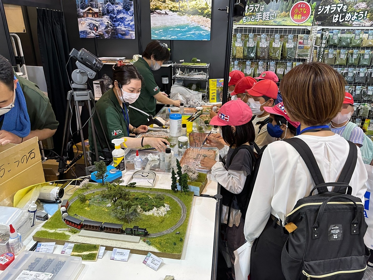 HOBBY Watch on Twitter: "「第61回 静岡ホビーショー」小・中・高校生招待日！ 子供たちがプラモやRCなど模型ホビー体感 県内より約3,500名参加 https ...