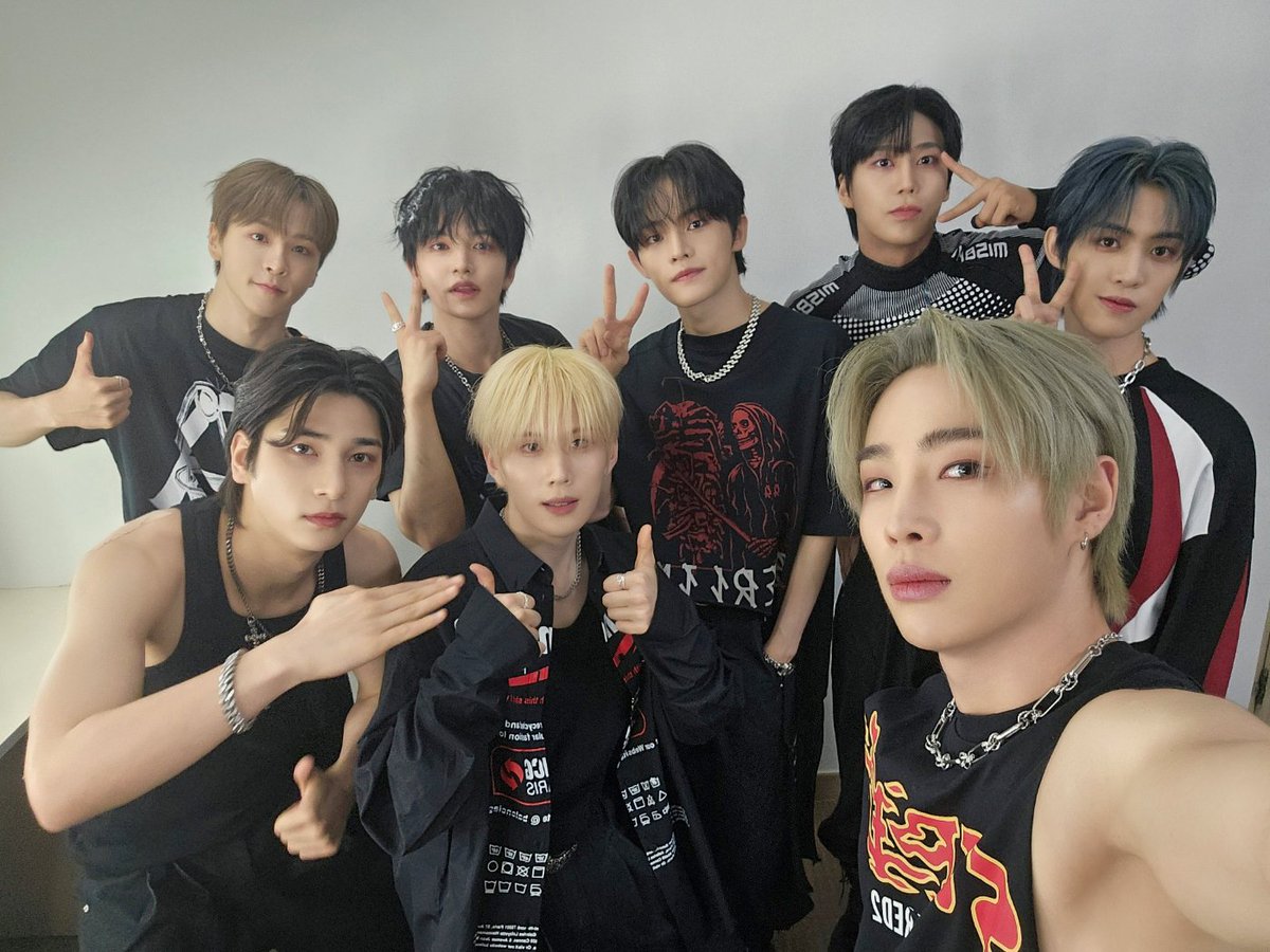 BAE173 on Twitter: "[📸] 230512 KBS2 뮤직뱅크 목소리 크게 응원해준 엘스 너무 든든해😍 우리 내일 또 봐요💙 #BAE173 #비에이이173 #GT"