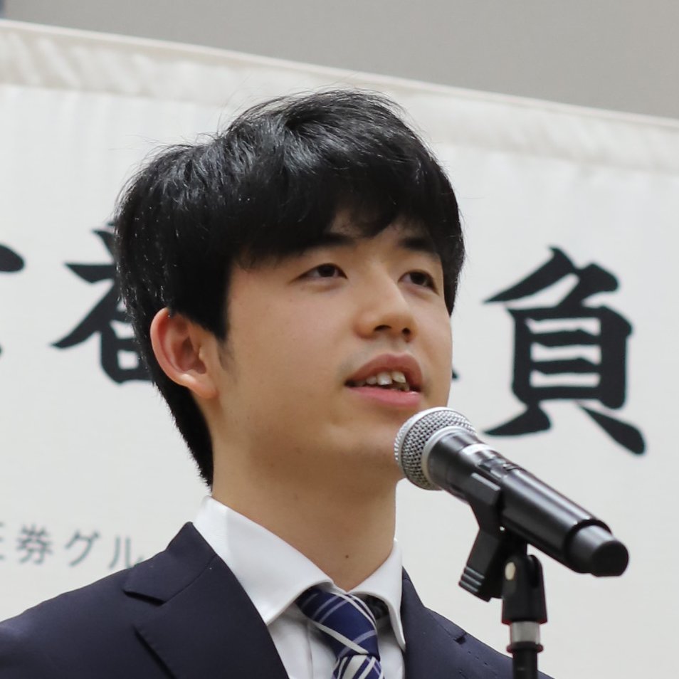 中日新聞 東京新聞 将棋【公式】 On Twitter 名人戦第三局の前夜祭が高槻市内のホテルであり、渡辺名人は「皆さまに満足してもらえる将棋を目指す」、藤井六冠は「精いっぱい指して、熱戦