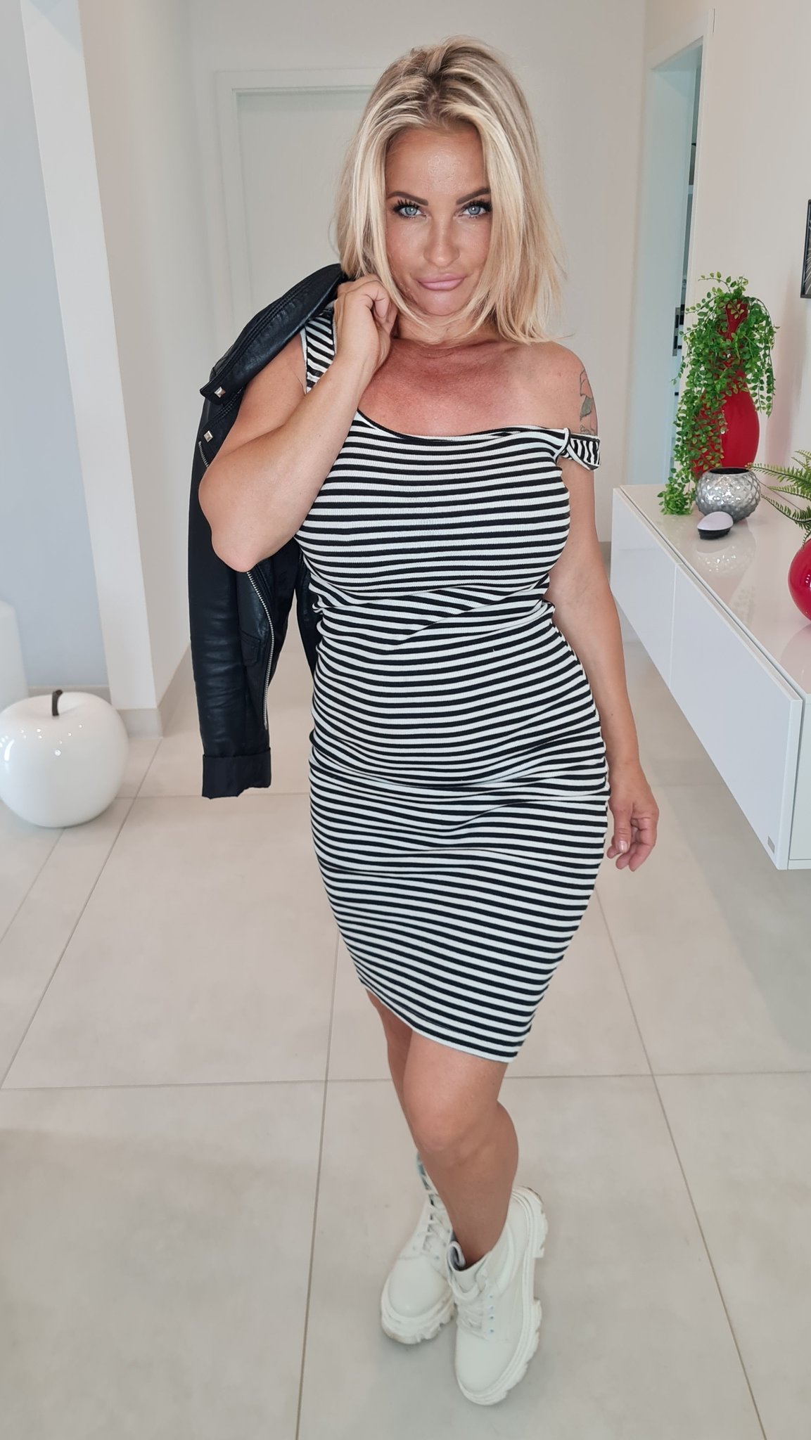 TW Pornstars - Candy Samira. Twitter. Guten Morgen 😘, allen ein schön Start ins Wochenende 🌞 ...