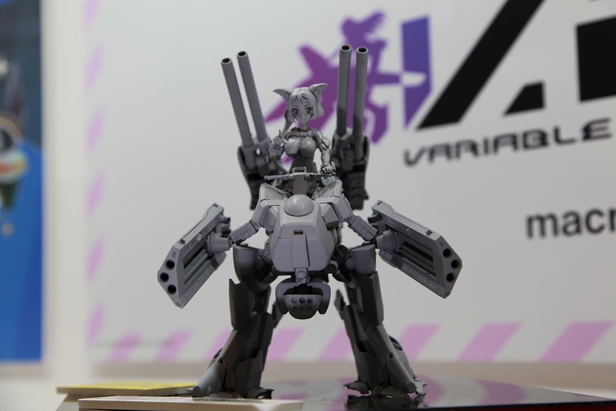HOBBY Watch on Twitter: "ほぼ完全変形！差し替えが頭部のみの恐るべき“モンスター” アオシマ「VB-6 ケーニッヒモンスター」【#静岡ホビーショー】 https ...