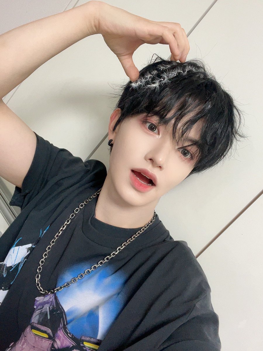 BAE173 on Twitter: "[🔔] 오늘의 알림 요정은 #빛 빛장군과 함께하는 GT! 오늘도 쉬지 않고 달려!!🏎 잠시 후 5시 5분! KBS2 #뮤직뱅크 에 ...