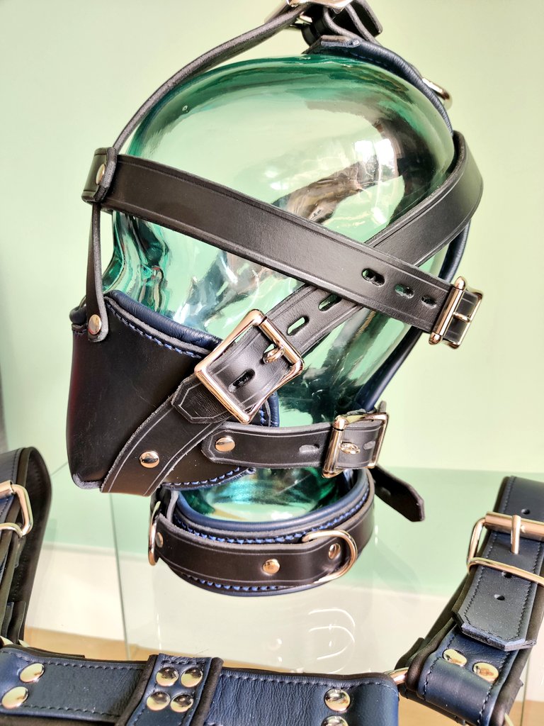 MockingbirdLeather on Twitter: "Last set of the monster backlog complete 🎉 Navy blue, wrists ...