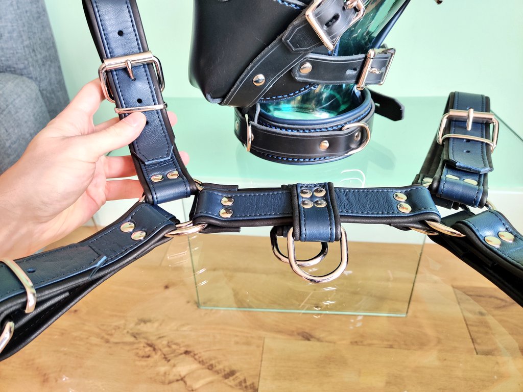 MockingbirdLeather on Twitter: "Last set of the monster backlog complete 🎉 Navy blue, wrists ...