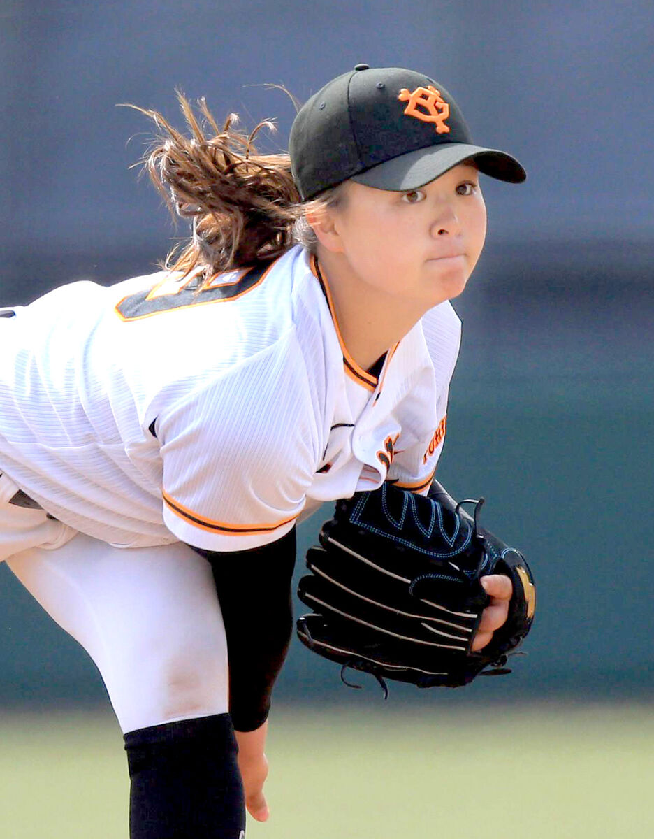 スポーツ報知 巨人取材班 on Twitter: "女子チームの島野愛友利、5月26日・阪神戦でファーストピッチ #巨人 #ジャイアンツ #読売ジャイアンツ https://hochi ...