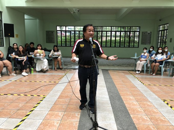 Kalasag on Twitter: "Pormal na binuksan ni Jimmuel Naval, Dekano ng KAL, ang program sa ...