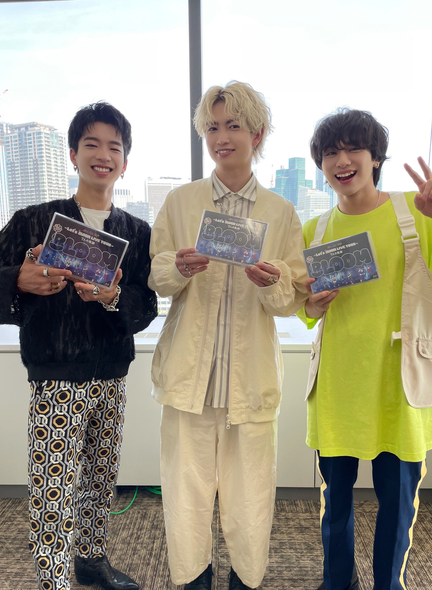 【公式】火ドラ「君の花になる」Blu-ray＆DVD 発売中💐 on Twitter: "ついに『#君の花になる 〜Let's 8LOOM LIVE TOUR～7人の軌跡』 Blu-ray ...