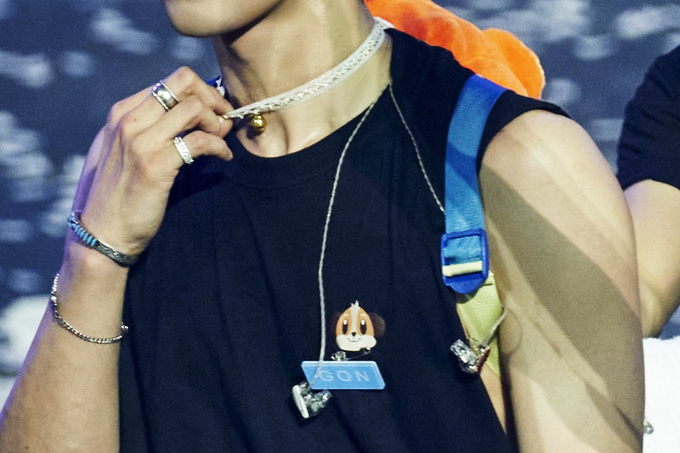 on Twitter: "looks great on him though☺️💖 https://t.co/MNeoaKBV1A" / Twitter