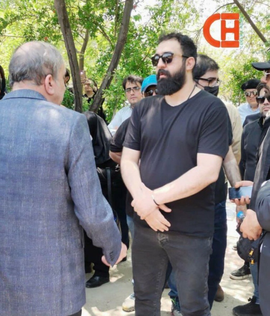 اسماعیل معنوی On Twitter حیف که در ایران آزادی نیست، وگرنه خواننده ای
