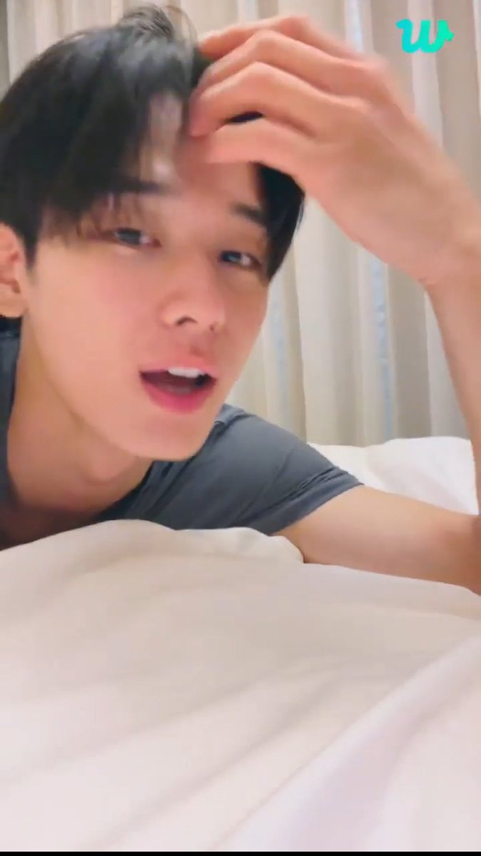 THE BOYZ PHILIPPINES 🇵🇭 on Twitter: "[🎬] 230512 Weverse Live - "🙈🫶🏻" Eric and Juyeon were live ...