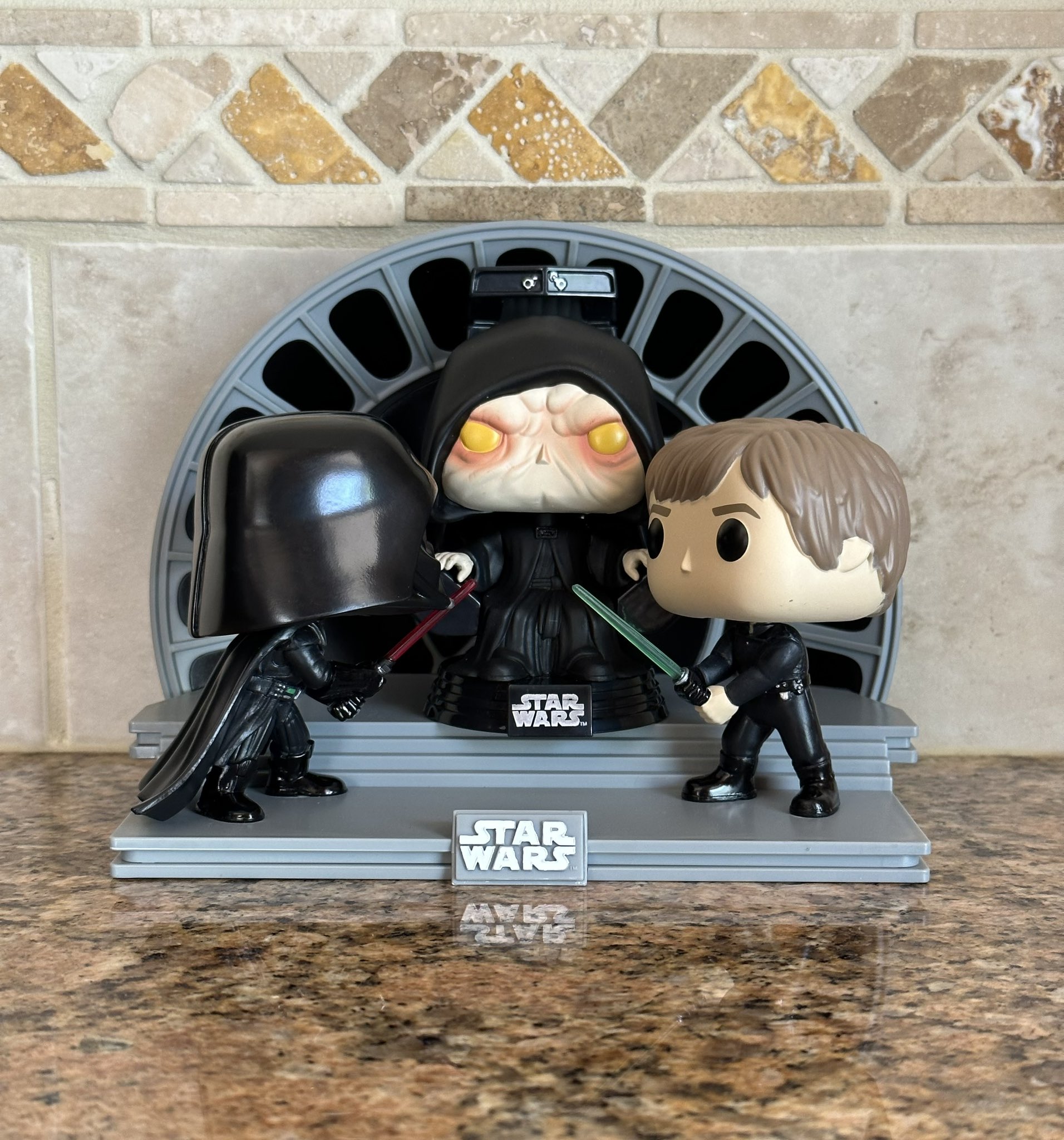 Luke Skywalker And Darth Vader Vs The Emperor
