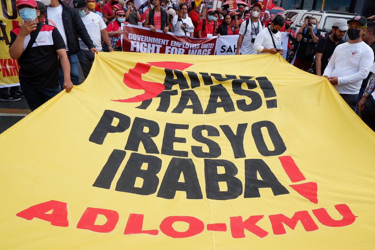 Pinoy Weekly on Twitter: "TINGNAN | Muling nagkaisa at nagkapit-bisig patungong tarangkahan ng ...