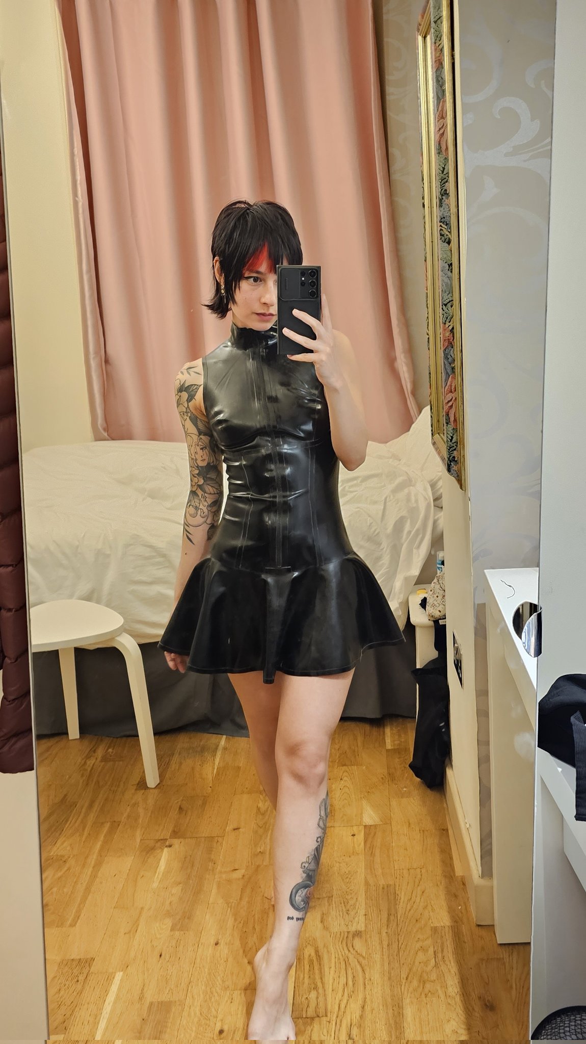 ilya bathory on Twitter: "Squeezing into this latex set with no powder or dressing aid bc im too ...