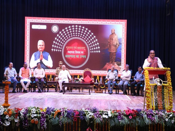 ANI Digital on Twitter: "MP CM Chouhan extends greetings on foundation day of Maharashtra and ...