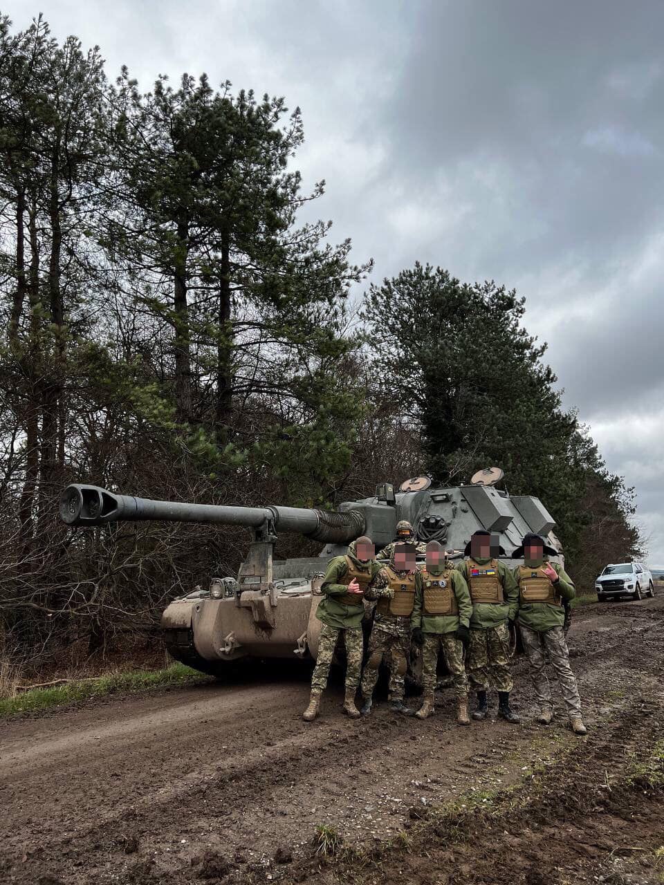 MilitaryLand.net on Twitter: "🎥UK-donated AS-90 155mm self-propelled artillery weapons in the ...