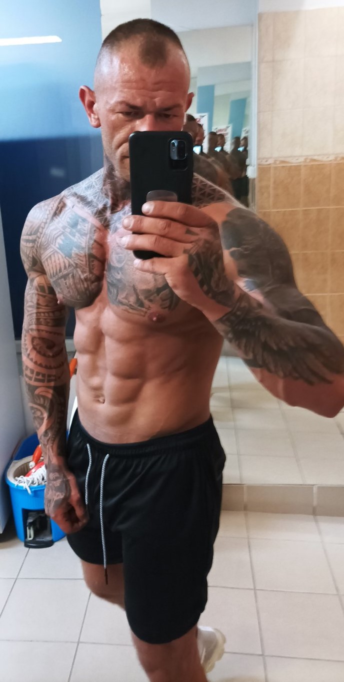 AdonisDomTop 3.5K on Twitter: "What are you looking at slave? Serve me! #slave #alpha # ...