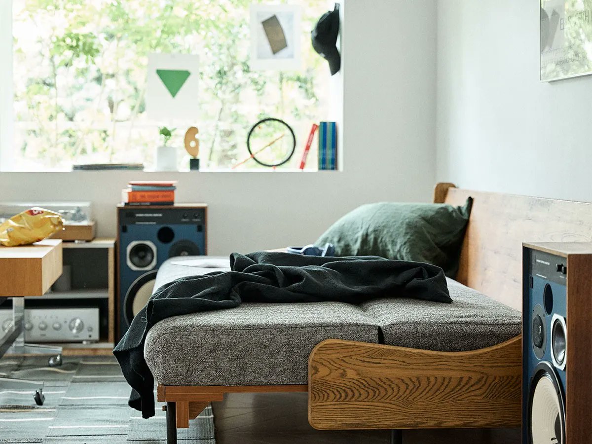 FLYMEe｜フライミー on Twitter: "座る・寝る・くつろぐの3通りを実現するソファベッド。従来のソファベッドよりも軽量で、一人でも簡単に座面を伸び縮みさせることが可能です ...