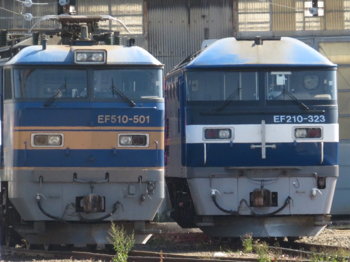 えぬやま on Twitter: "5/2 JR貨物EF66形EF66 27·EF210形EF210-323 その後は··· ニーナ(EF66 27)にムド票が付いたと聞いて確認したく吹田機関 ...