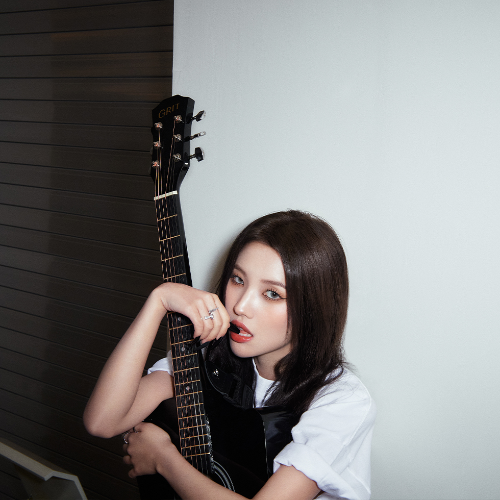 투쿨포스쿨 on Twitter: "🖤230502🖤 여자아이들 @G_I_DLE 소연의 데뷔 5주년을 축하합니다🎉 🎵TCFS X SOYEON 룩북 https://bit.ly ...