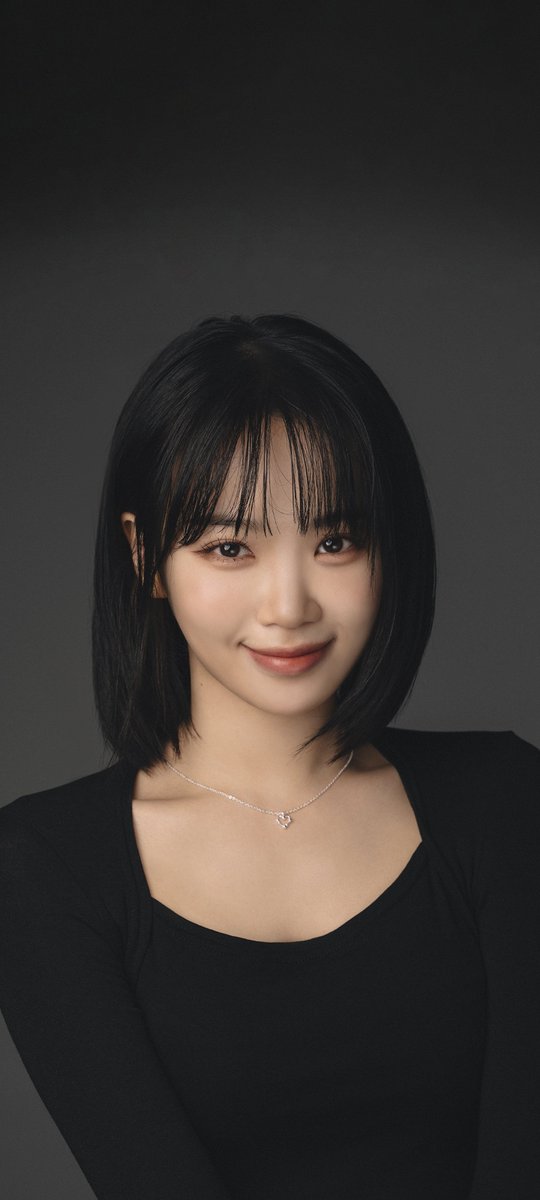 AKA_one on Twitter: "#김채원 #LESSERAFIM #르세라핌 #채원 #チェウォン #CHAEWON #배경 #배경화면 #Wallpaper #Lockscreen ...