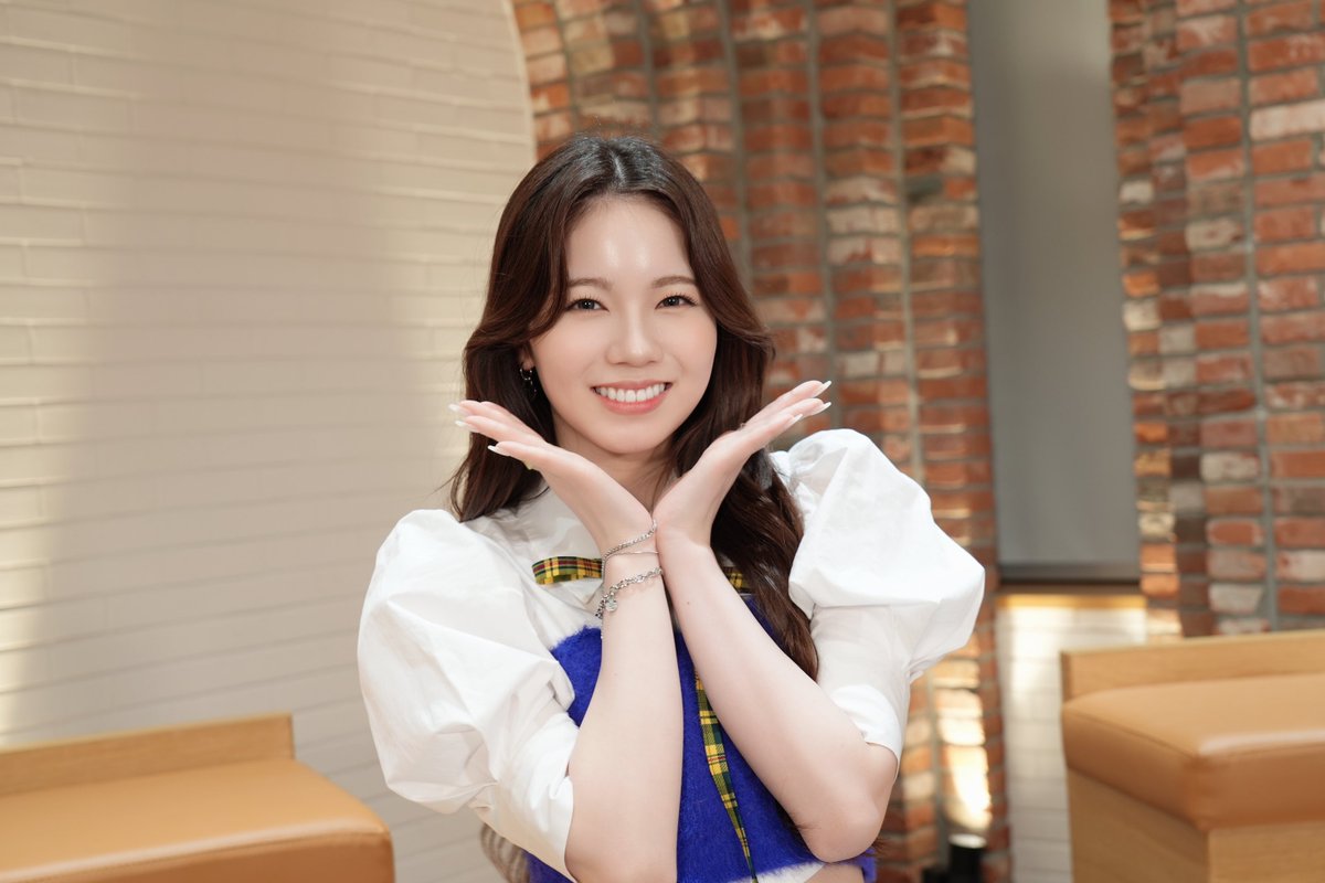 NiziU on Twitter: "#NiziU #ニジュー #니쥬 #WithU"