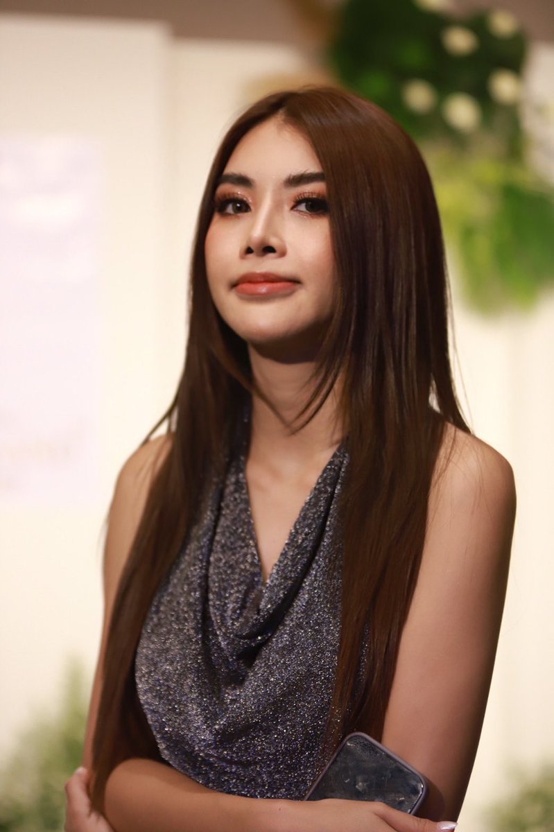 | เอ - e | 🌈 on Twitter: "RT @chompoo_athita: เบื่อเกี๊ยวอยากเคี้ยวเธอ..😜 #ชมพูเวียงพิงค์ #ชมพู ...