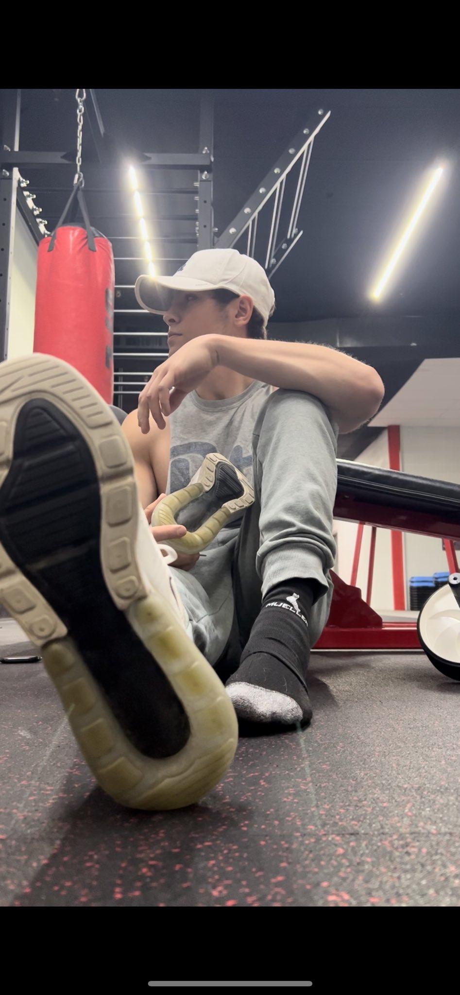 Master Maddox on Twitter: "$265 Drained last night, smell my raunchy gym feet and fucking send ...