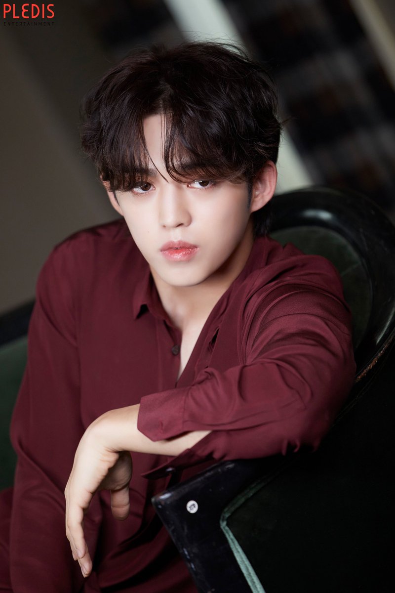 :) on Twitter: "scoups fml jacket behind 🖤"