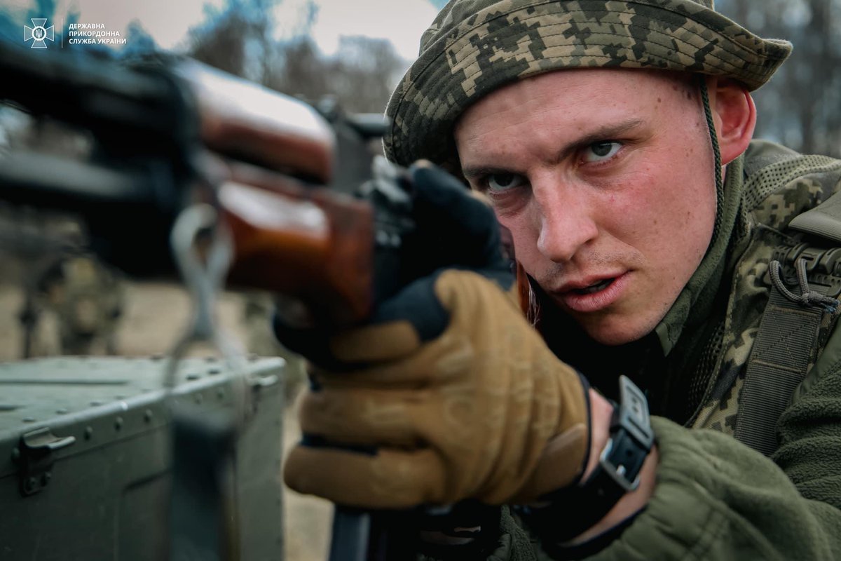 Plamen Gardev on Twitter: "RT @DPSU_ua: Воїни тренуються – комусь сюрприз готується🤫 «Сталевий ...