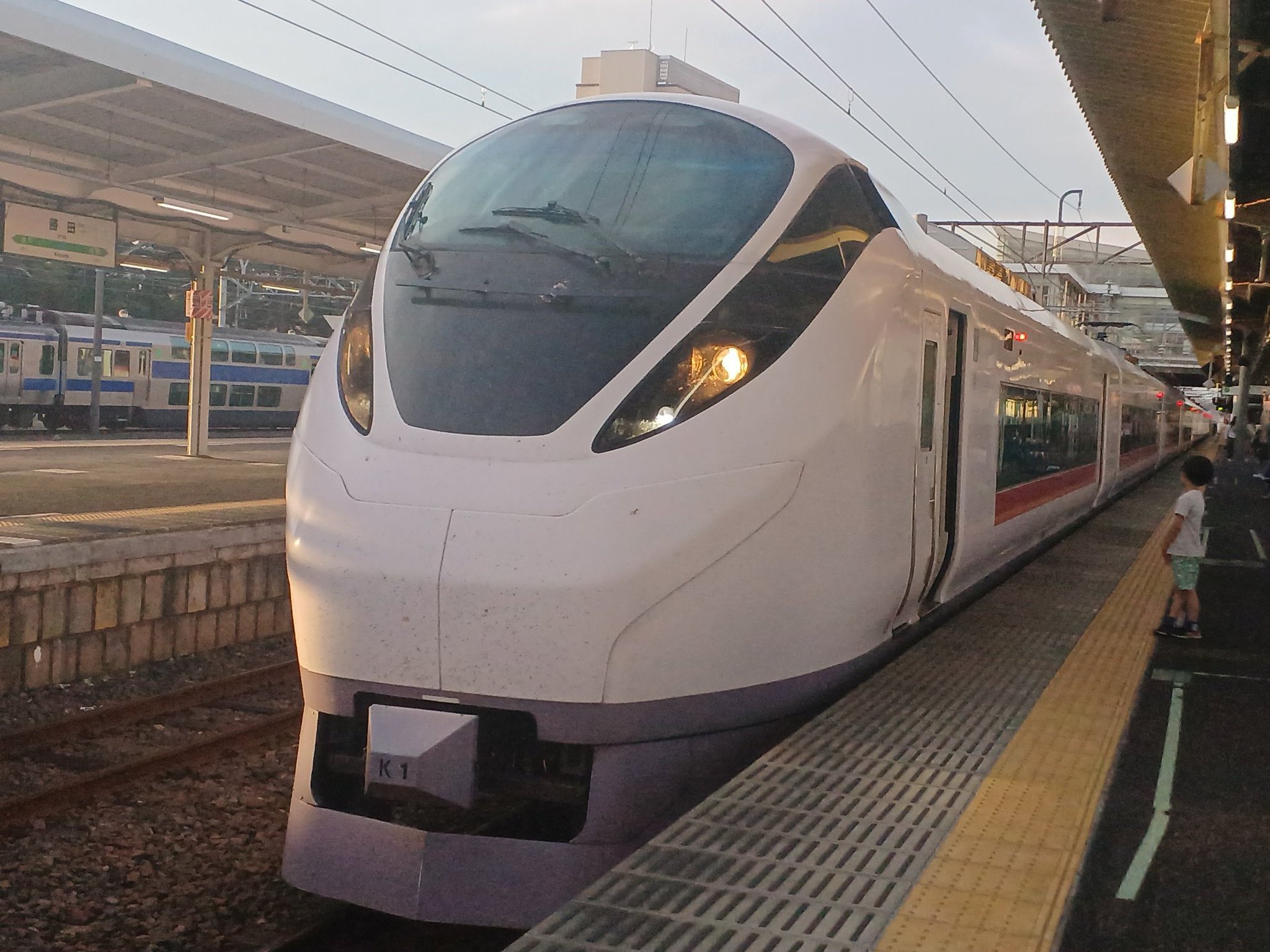 やばしら on Twitter: "常磐線 特急ひたち22号(e657系 k1) 勝田駅で車両点検のため8分遅れて発車しました。 https://t.co/tfWTCooh4R" / Twitter