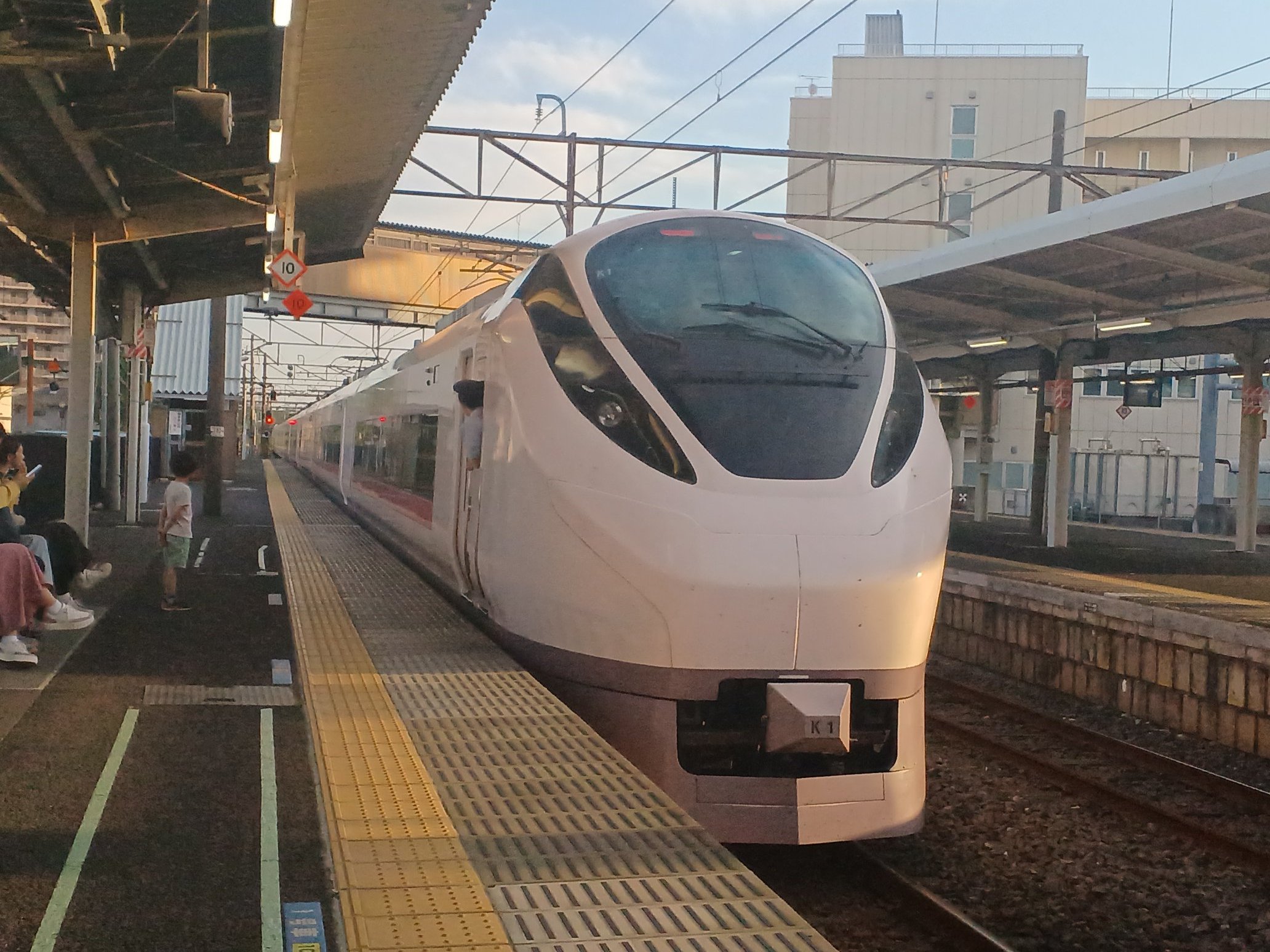 やばしら on Twitter: "常磐線 特急ひたち22号(e657系 k1) 勝田駅で車両点検のため8分遅れて発車しました。 https://t.co/tfWTCooh4R" / Twitter